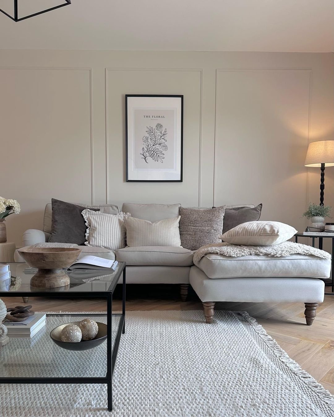 Master How To Style With Throw Pillows Like A Pro