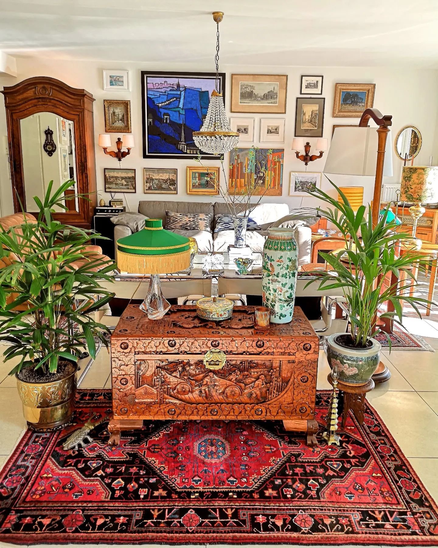 What Is Eclectic Decor? An Ultimate Guide to Eclectic Style